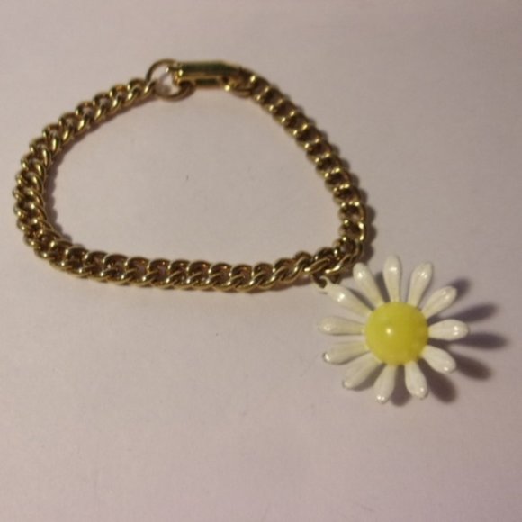 Jewelry | Vintage Daisy Gold Tone Bracelet 6 Long | Poshmark